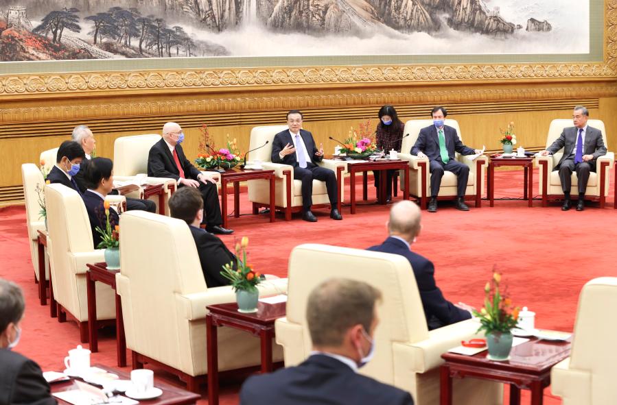 Chinese premier holds symposium with foreign experts in China_英语频道_央视网 ...