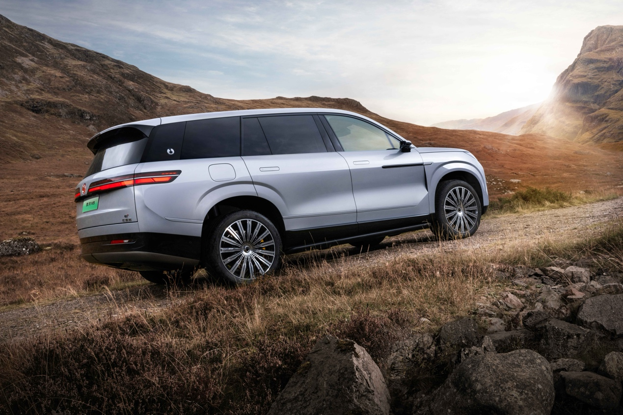 腾势汽车发布旗舰SUV N9 售价38.98万元起